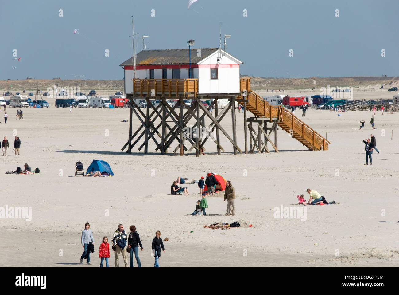 Buildings on stilts on beach hi-res stock photography and images - Alamy