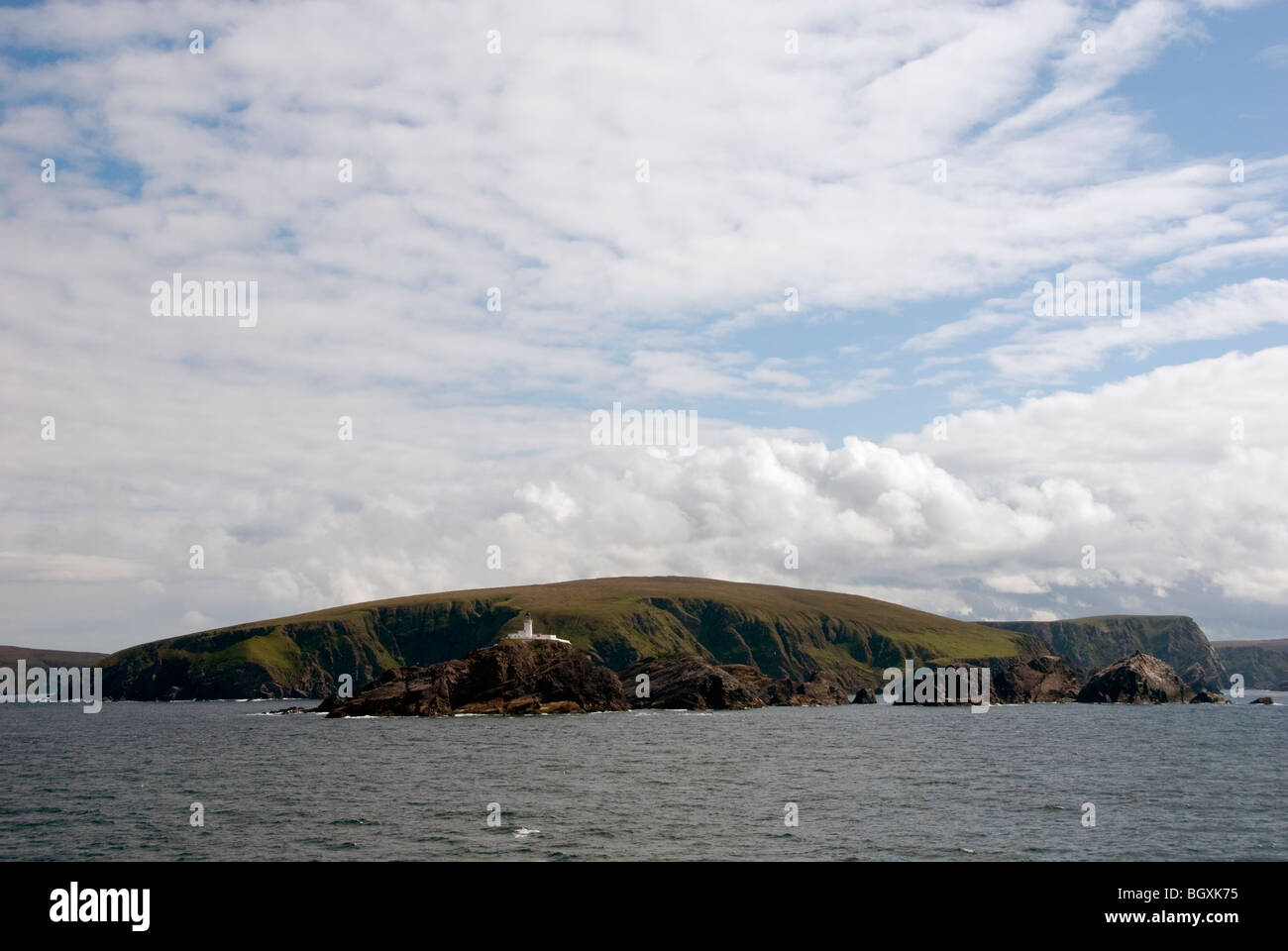 Muckle flugga lighthouse unst shetland hi-res stock photography and ...
