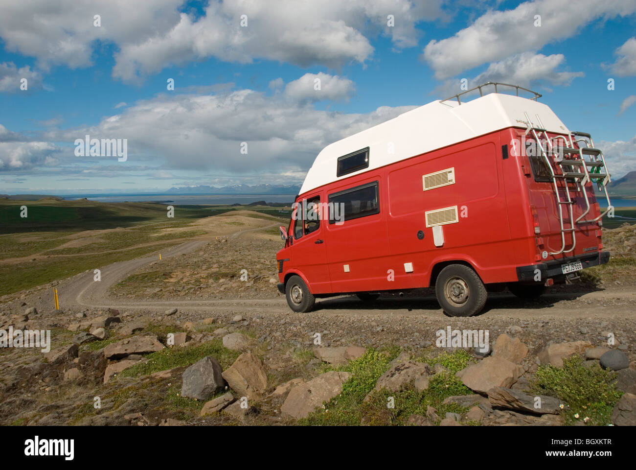 Steep road and cars hi-res stock photography and images - Alamy