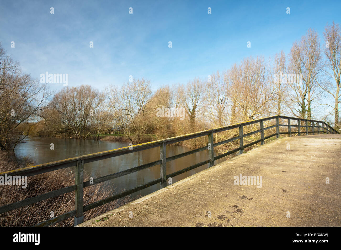 Footbridge over the River Thames downstream of Buscot Lock and Weir ...