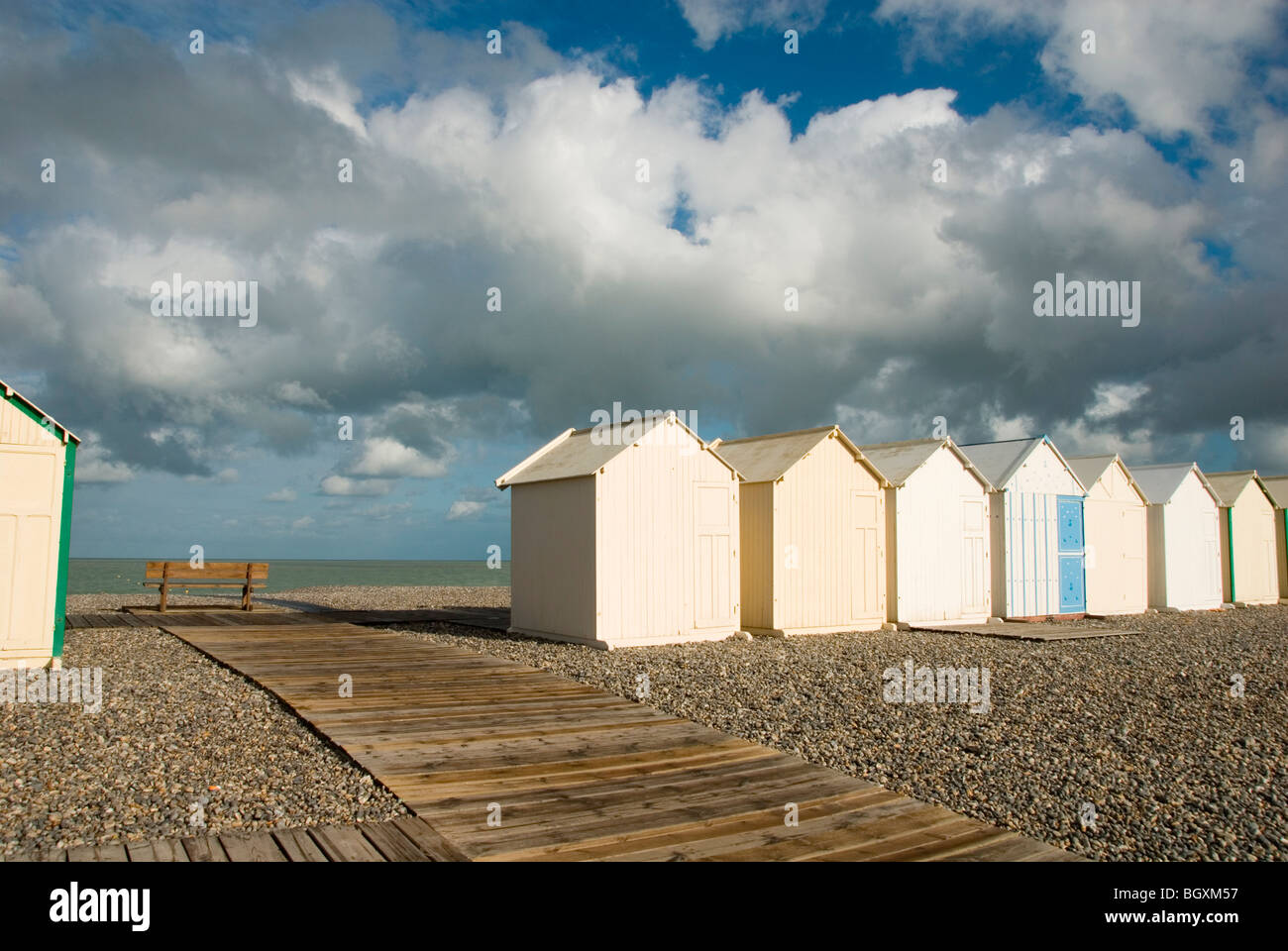 Beach bathing huts hi-res stock photography and images - Alamy