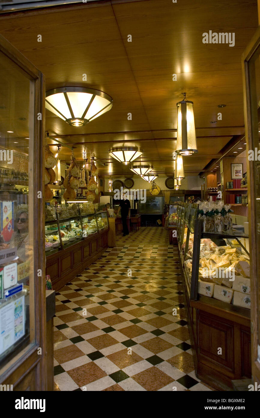 Italy shop interior High Resolution Stock Photography and Images - Alamy