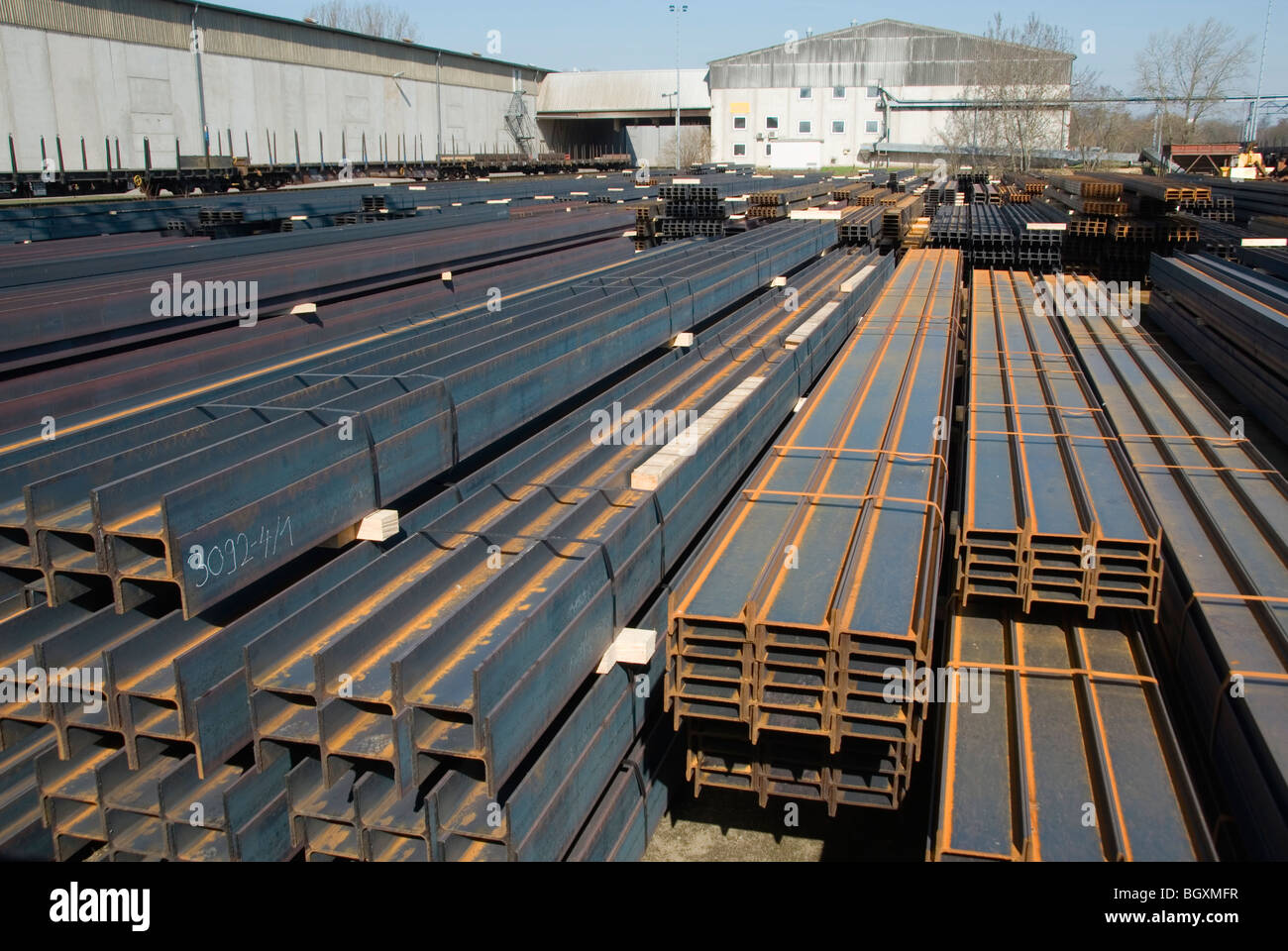 Girder beams hi-res stock photography and images - Alamy