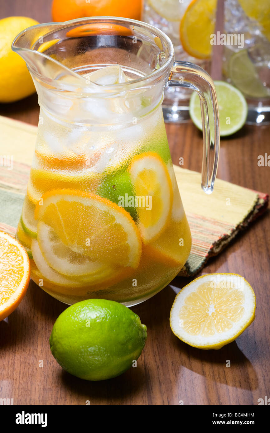 Frozen fruit bars hi-res stock photography and images - Alamy