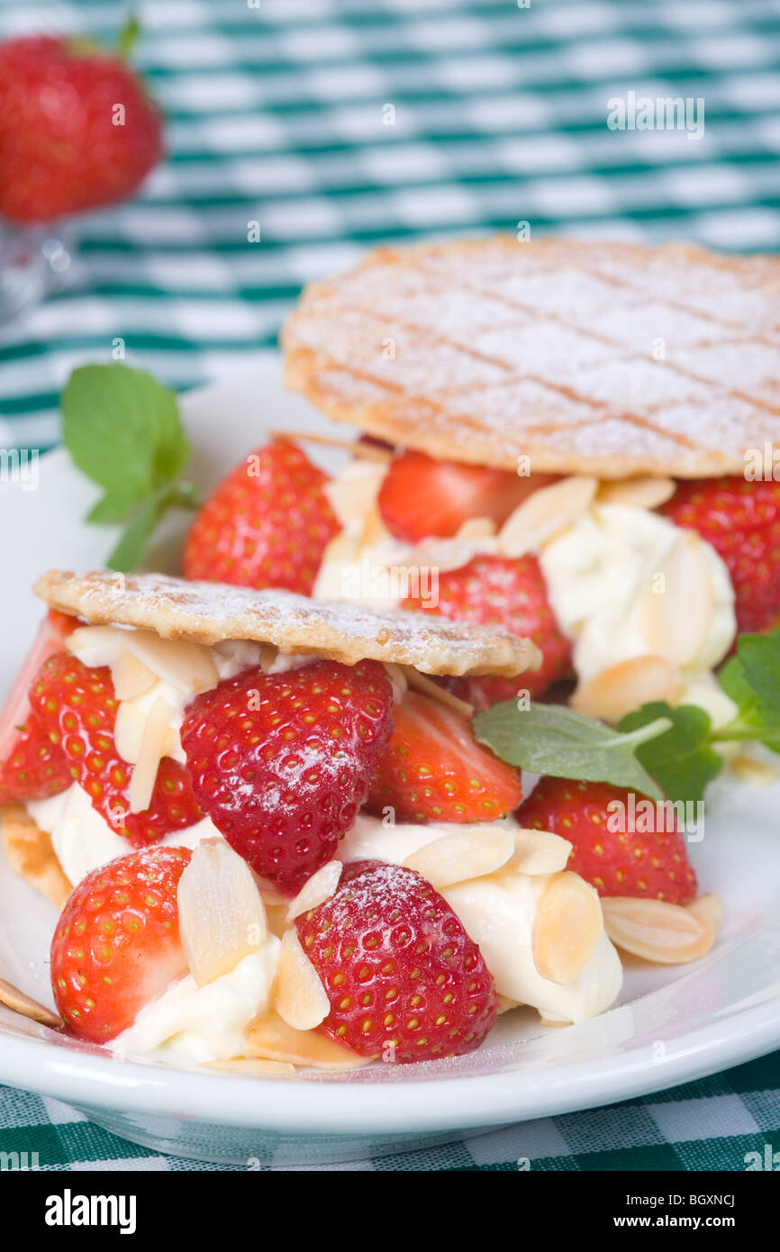 Almond wafers hi-res stock photography and images - Alamy