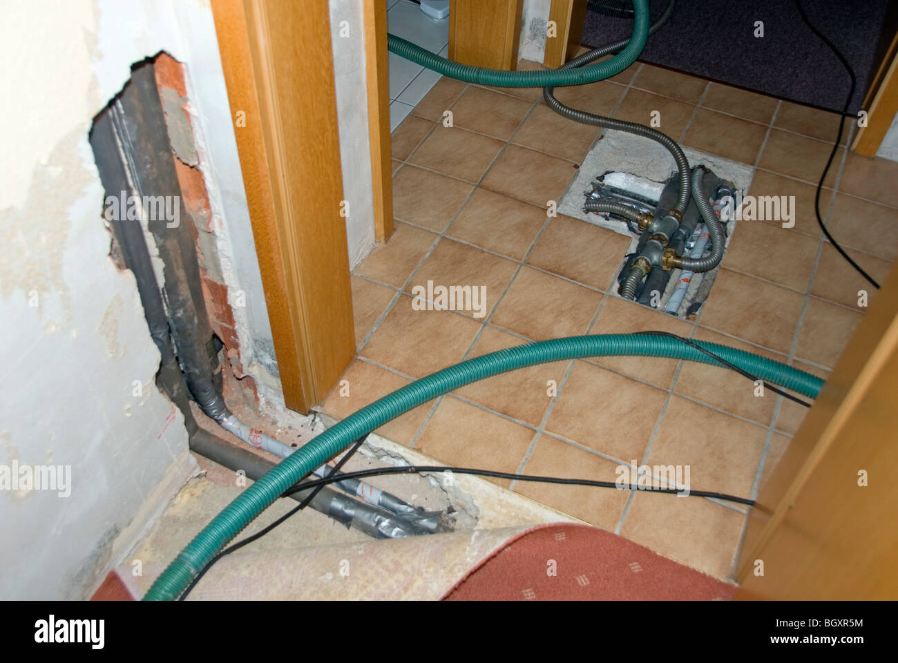 Damage architecture hi-res stock photography and images - Alamy