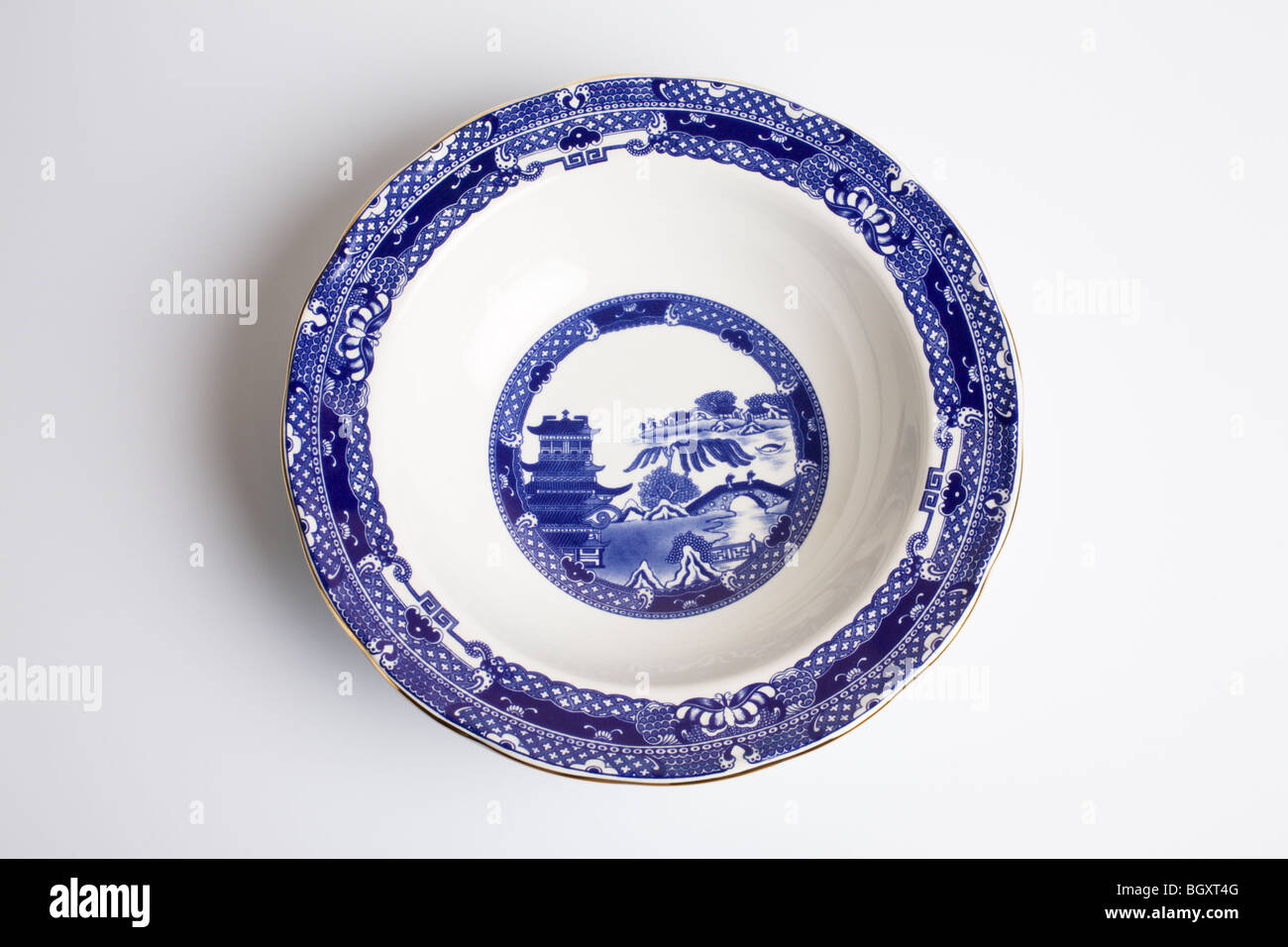 Willow pattern hi-res stock photography and images - Alamy