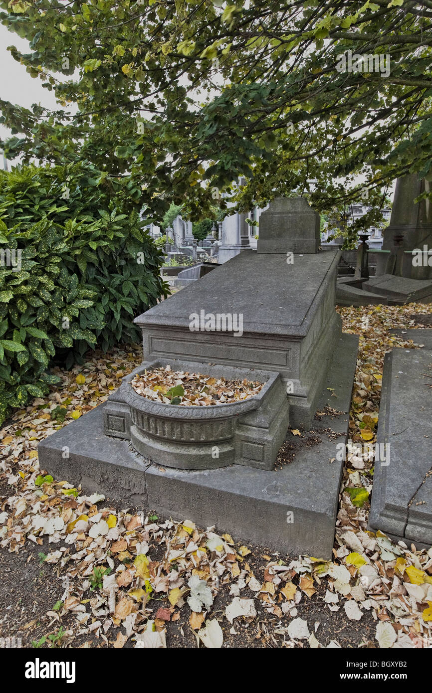 Tombstone Alphonse Balat. Brussels Heritage Stock Photo - Alamy