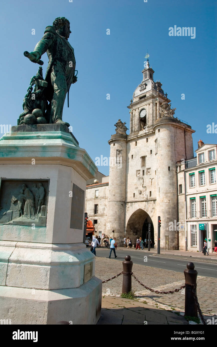Statue tower hi-res stock photography and images - Alamy
