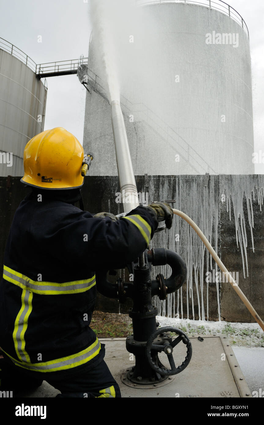 Expansion tank hi-res stock photography and images - Alamy