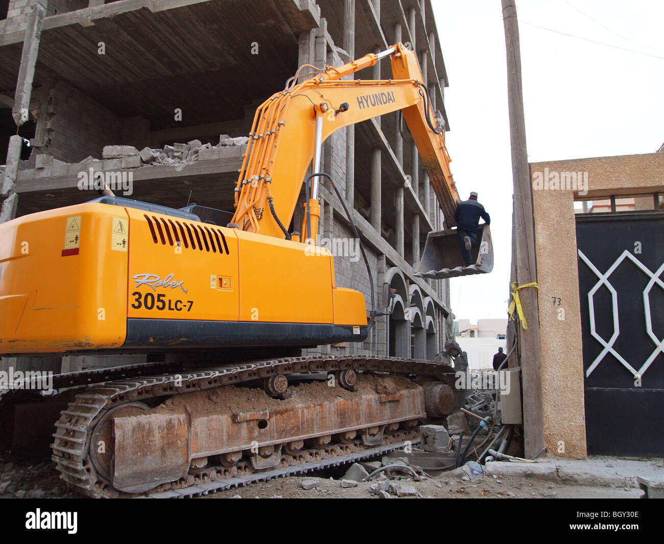 Earth mover bucket hi-res stock photography and images - Alamy