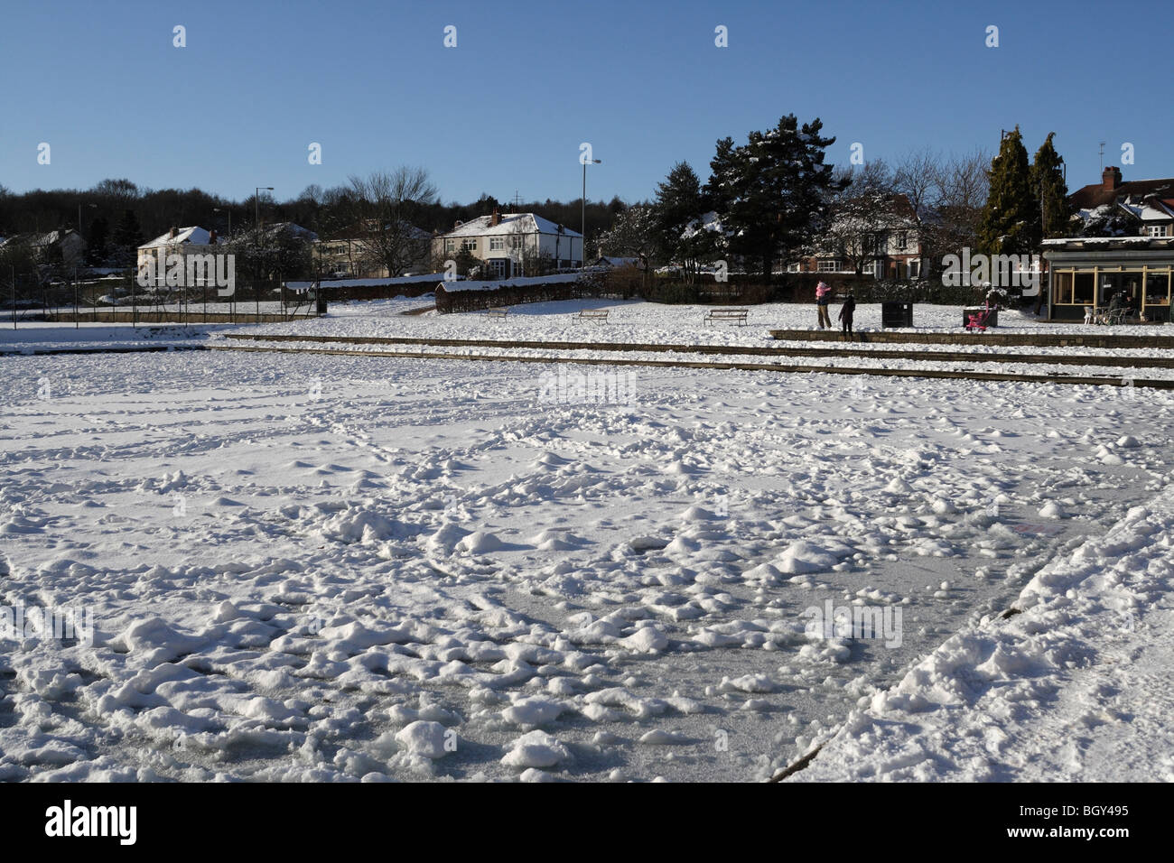 Frozen Boating lake in Millhouses Park Sheffield England, city suburban ...