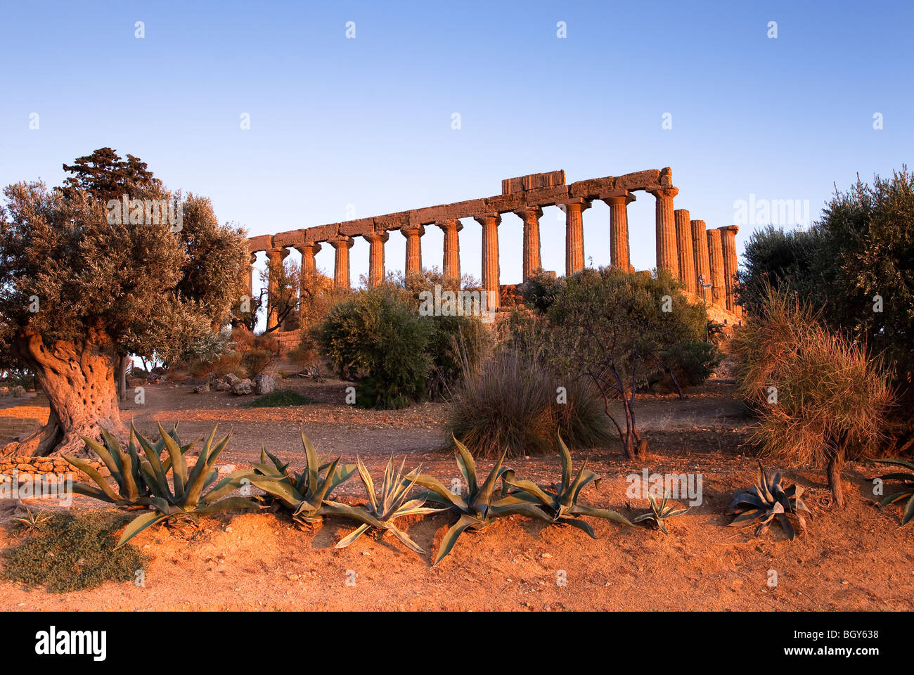 Agrigento temples hi-res stock photography and images - Alamy