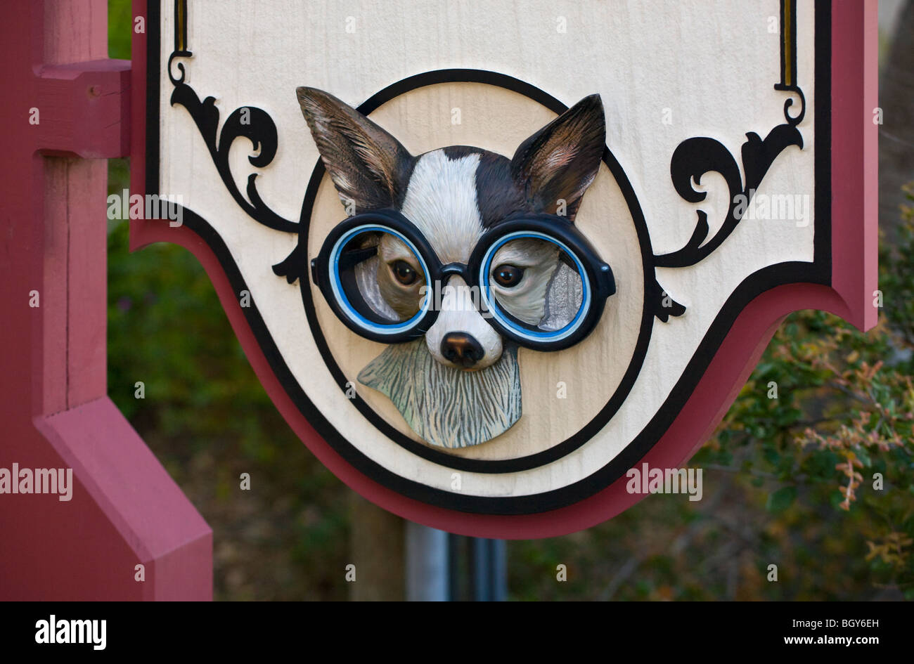 Hand carved wooden sculpture hi-res stock photography and images - Alamy