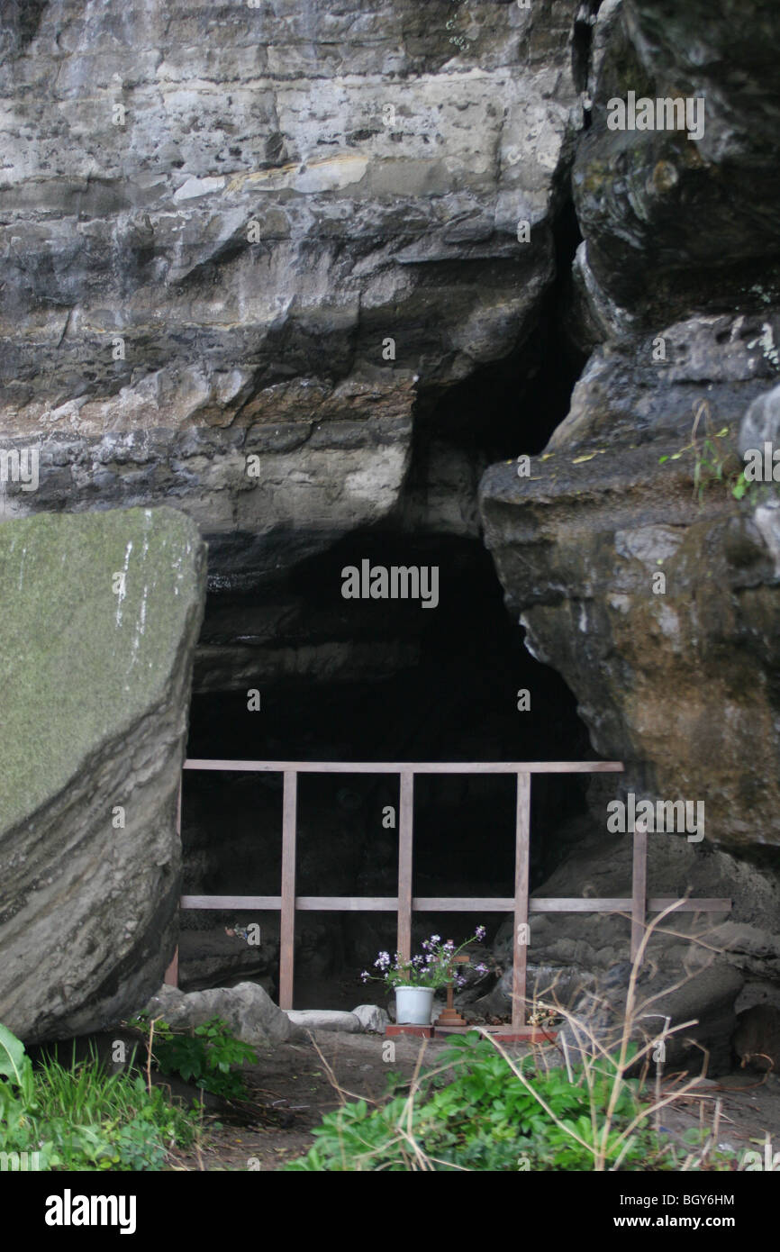 The cave where the body of Lucy Blackman was found, Aburatsubo beach ...