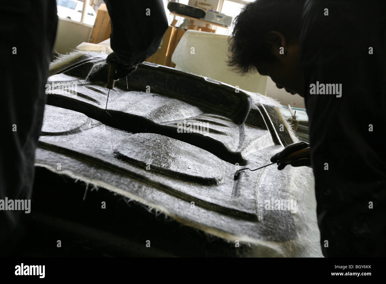 Japan automobile production line hi-res stock photography and images ...