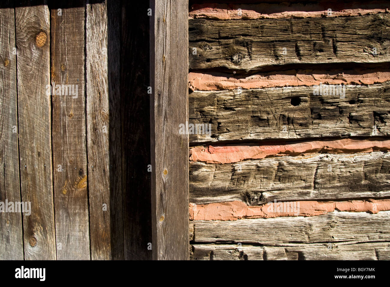 Log cabin door hi-res stock photography and images - Alamy