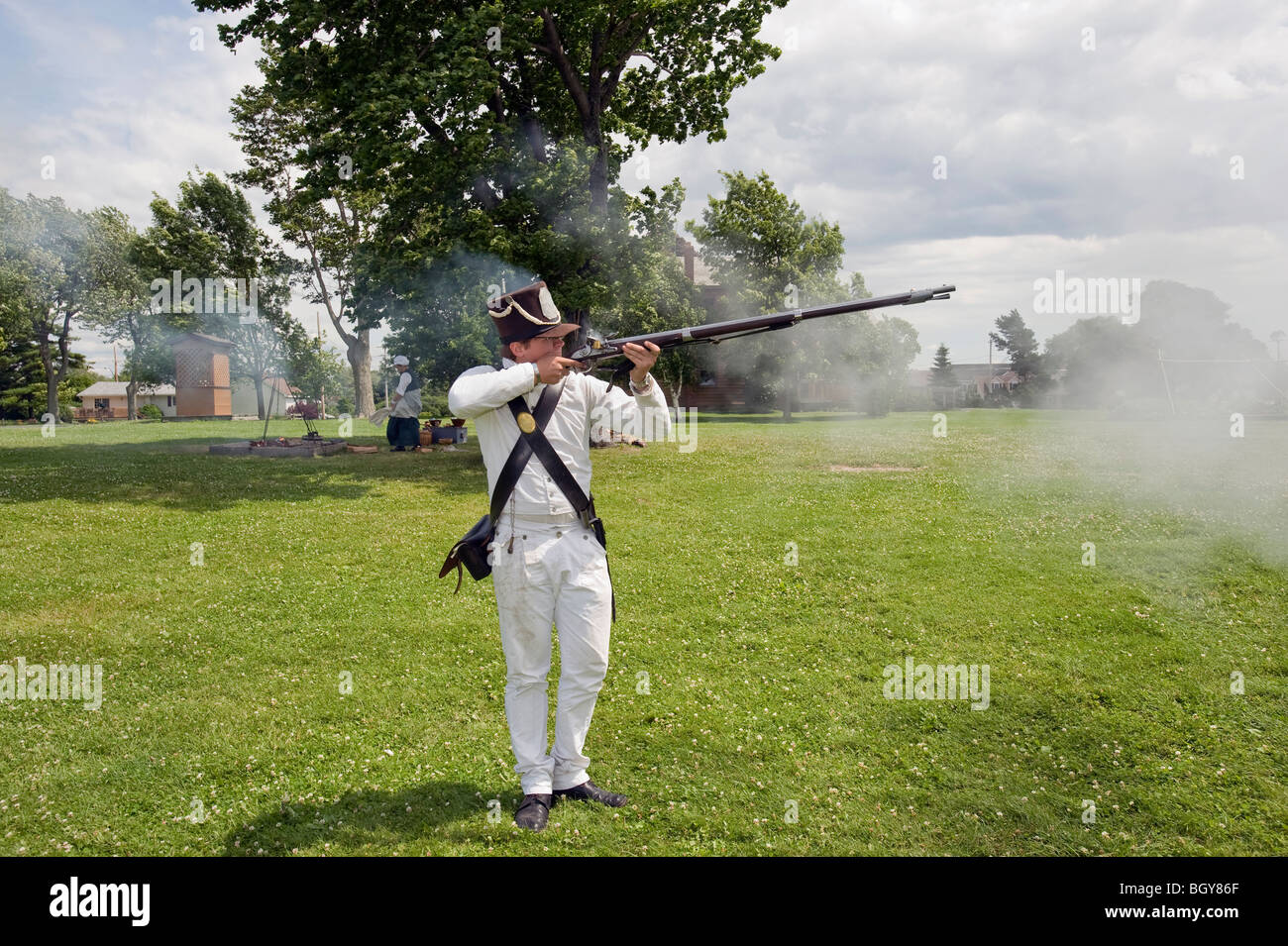 Musket firing hi-res stock photography and images - Alamy