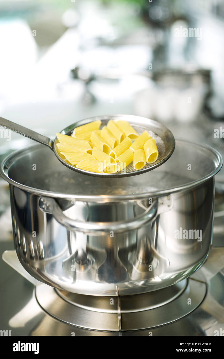 Penne al dente hi-res stock photography and images - Alamy