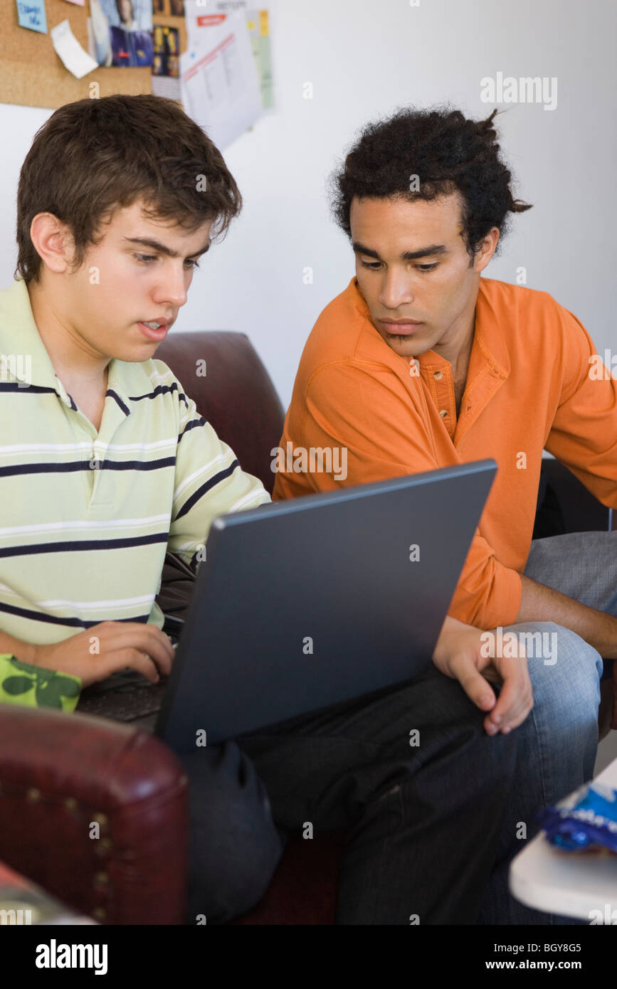 College studets hi-res stock photography and images - Alamy