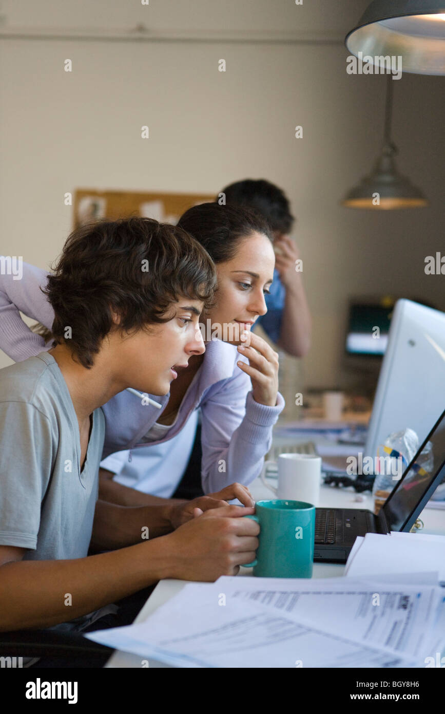 College students collaborating on project Stock Photo - Alamy