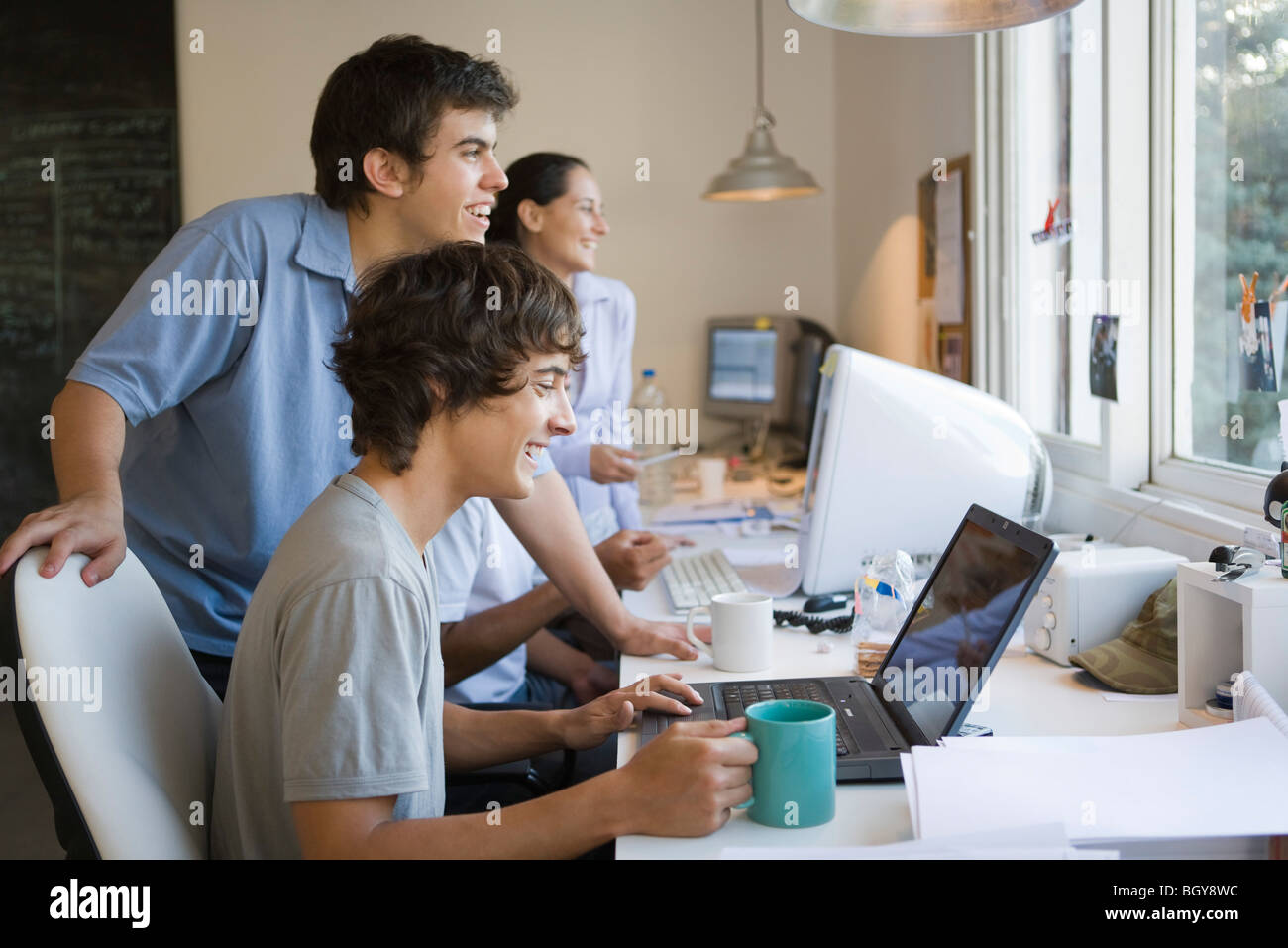 College students hi-res stock photography and images - Alamy