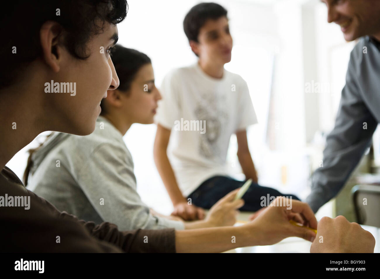Teen interactions hi-res stock photography and images - Alamy