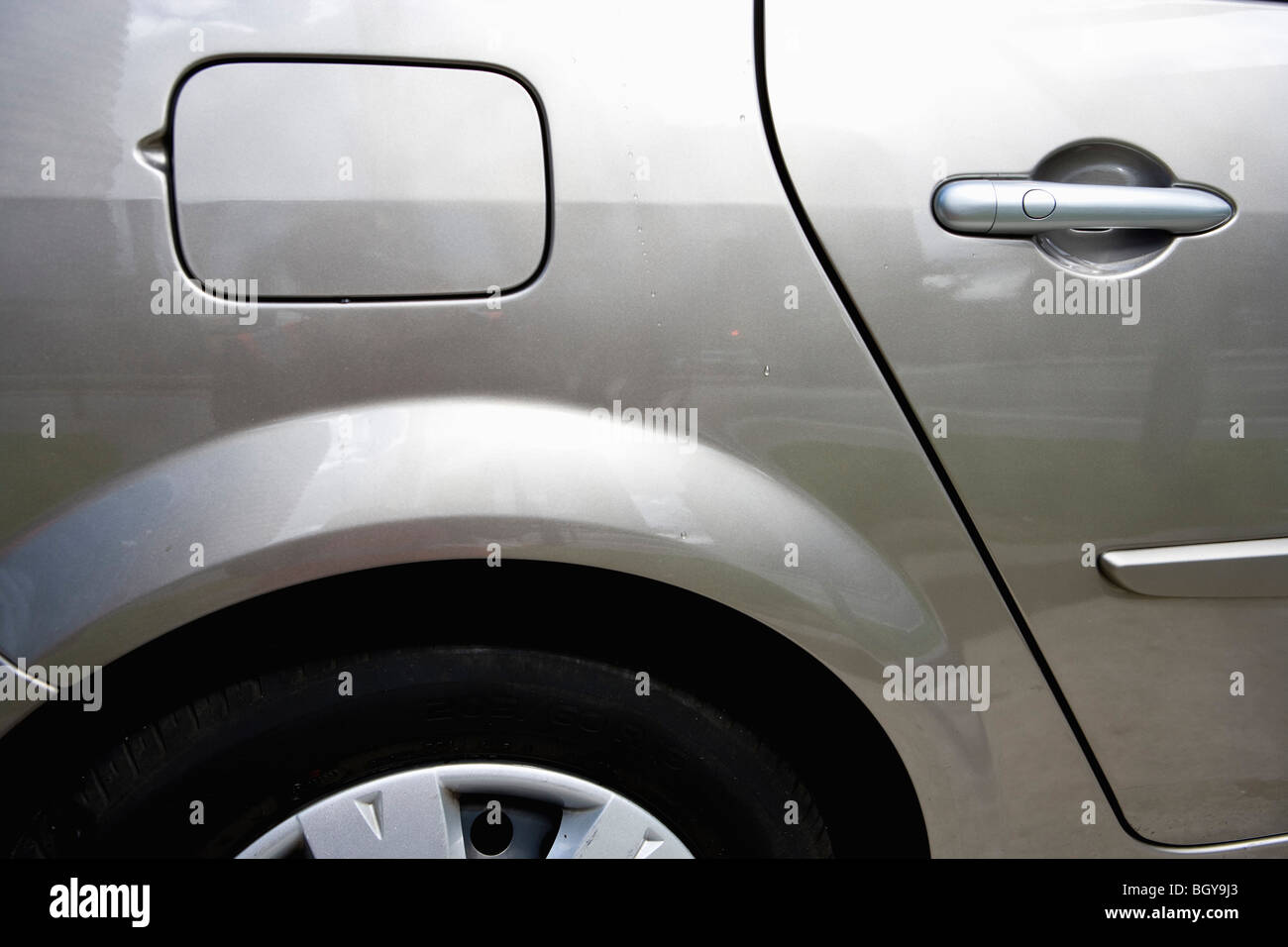 Car without paint hi-res stock photography and images - Alamy