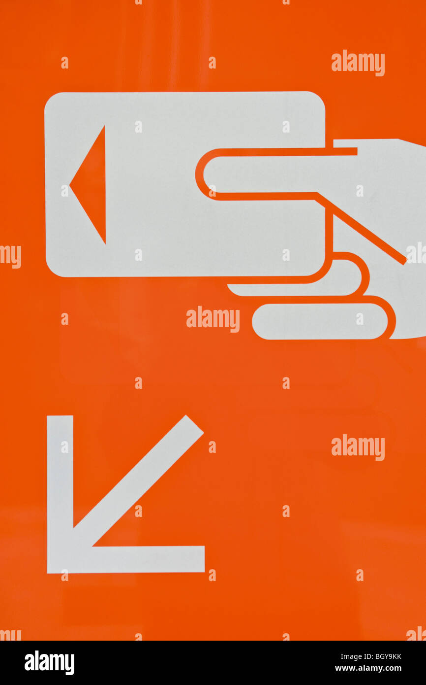 Sign indicating correct use of credit card reader Stock Photo - Alamy