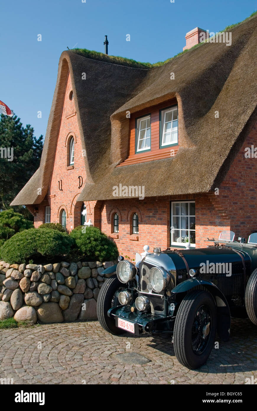 Vintage residences hi-res stock photography and images - Alamy