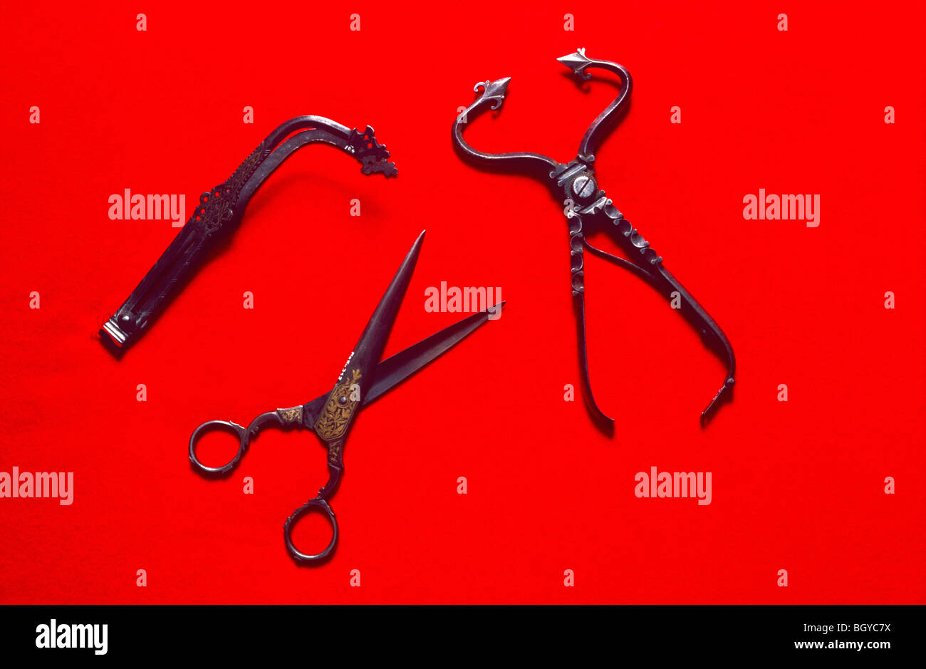 Old surgical instruments hi-res stock photography and images - Alamy
