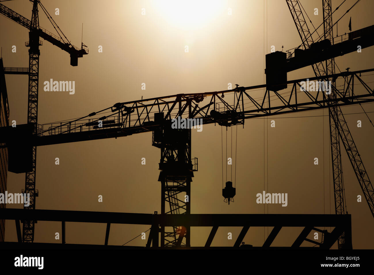 Concrete high rise hi-res stock photography and images - Alamy