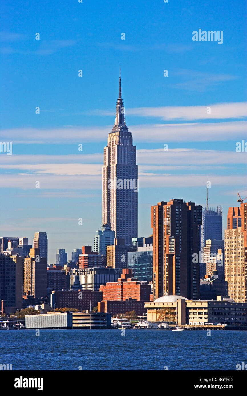 The waterfront of high rise building hi-res stock photography and ...