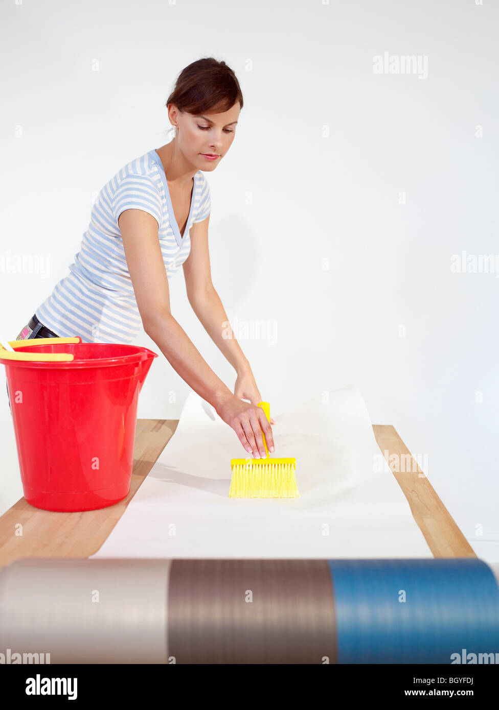 Wallpaper Paste Bucket Stock Photos & Wallpaper Paste Bucket Stock ...