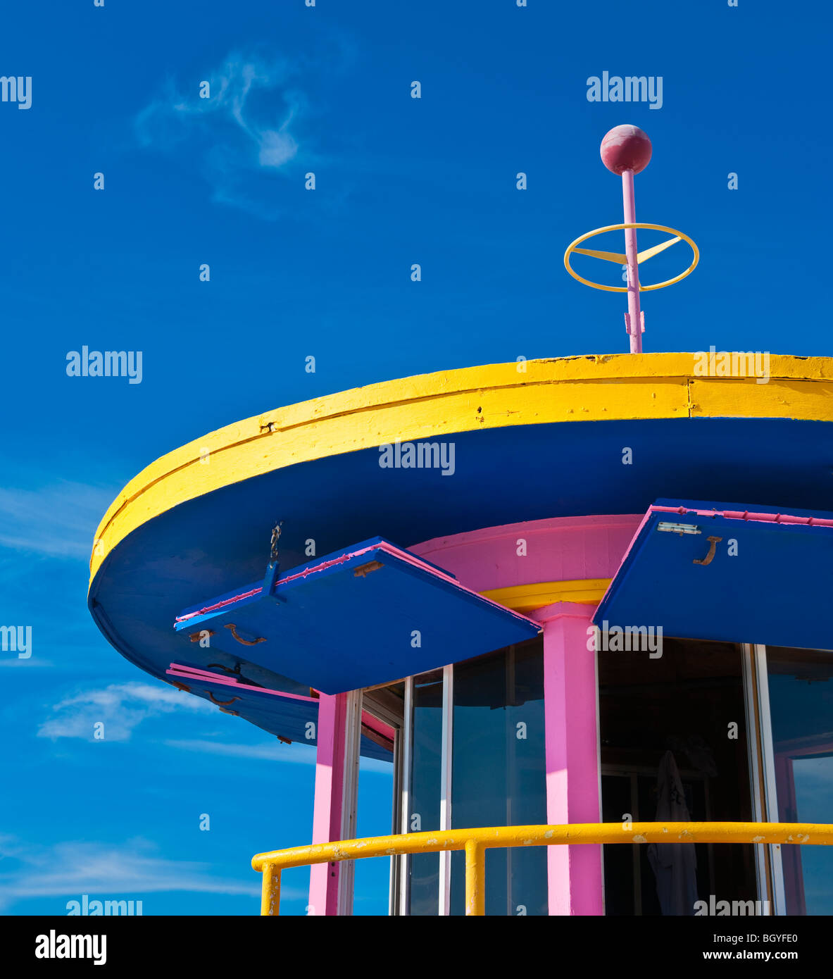 Life guard station Stock Photo - Alamy