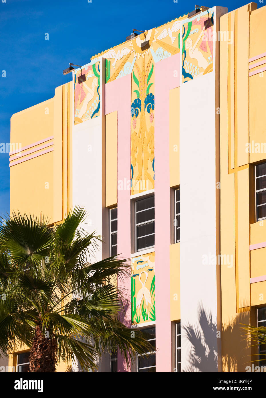 Miami art deco palm tree america hi-res stock photography and images ...