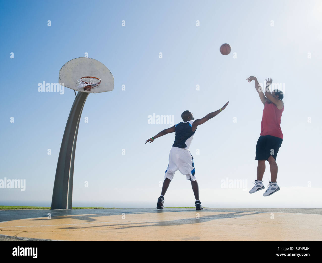 Basketball players game hi-res stock photography and images - Alamy