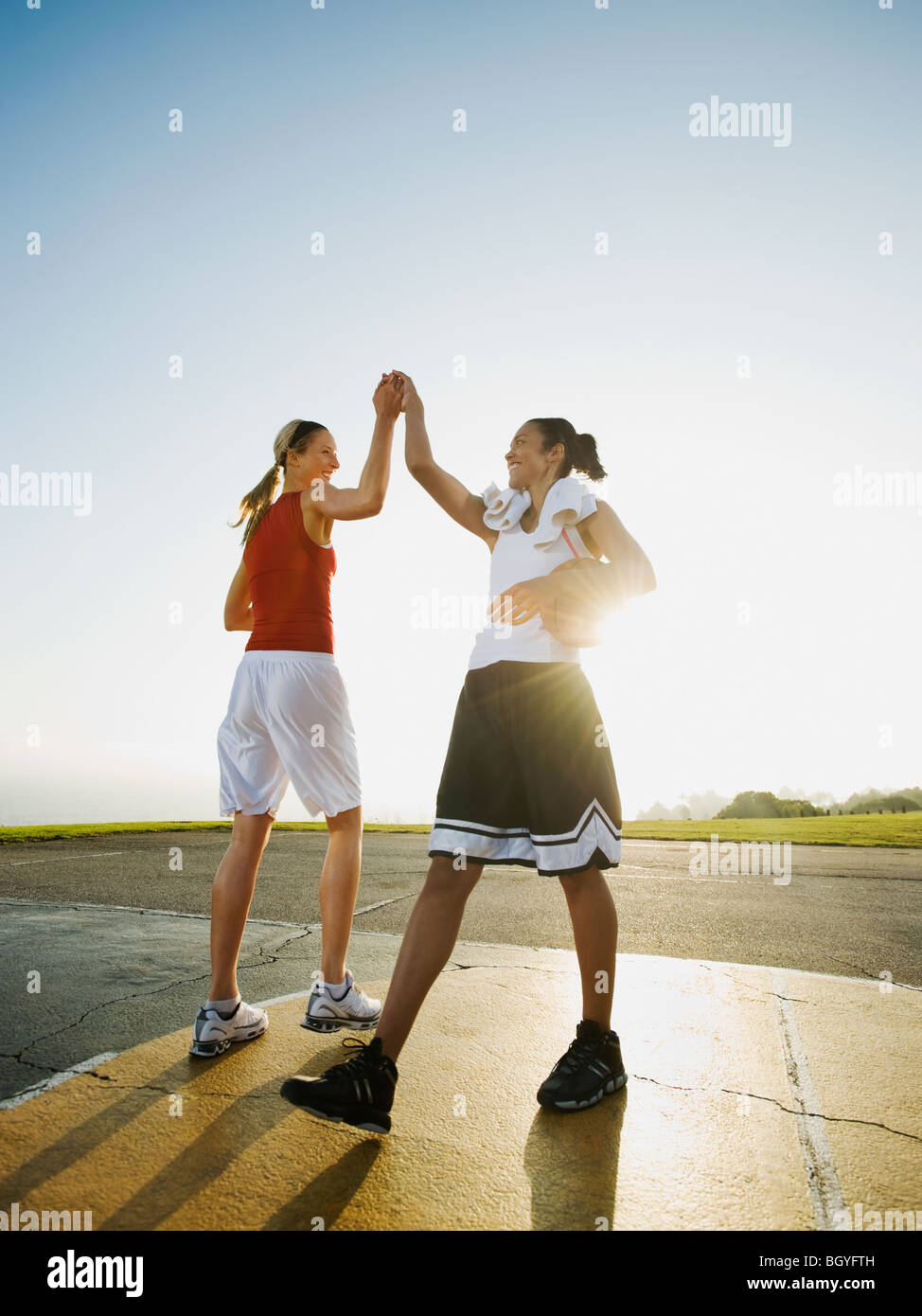Basketball players high five hi-res stock photography and images - Alamy