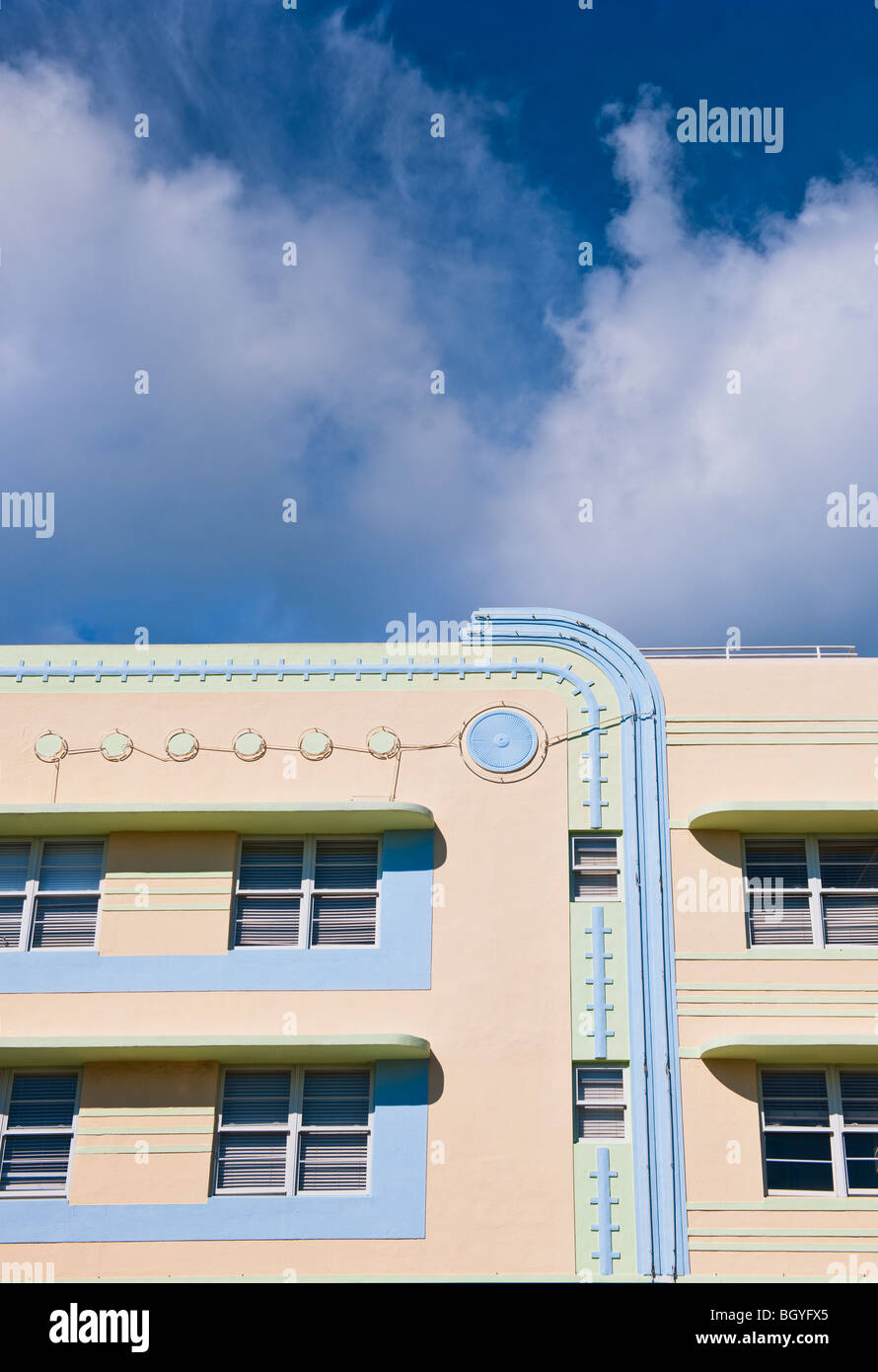 Art deco windows hi-res stock photography and images - Alamy