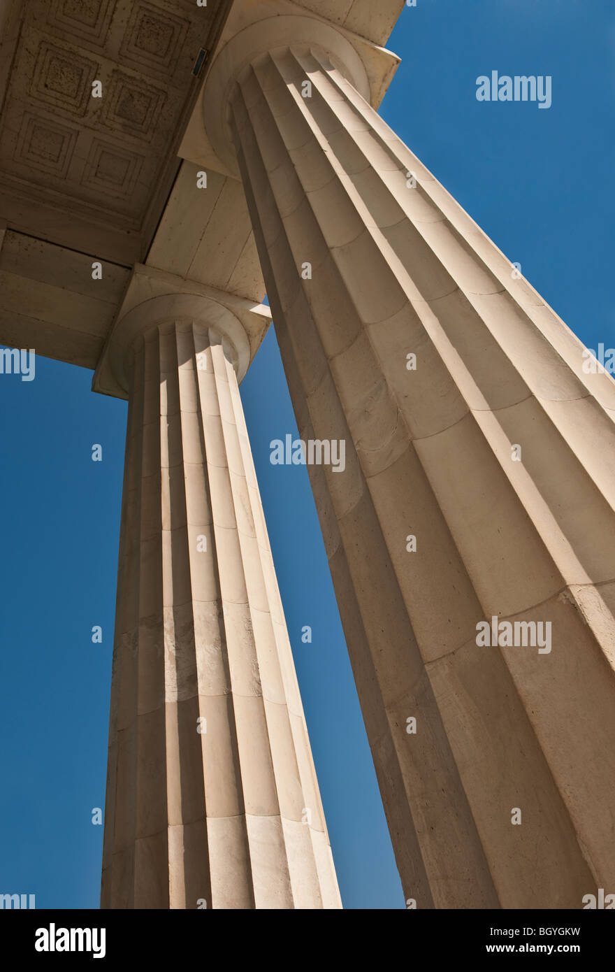 Lincoln memorial building use columns hi-res stock photography and ...