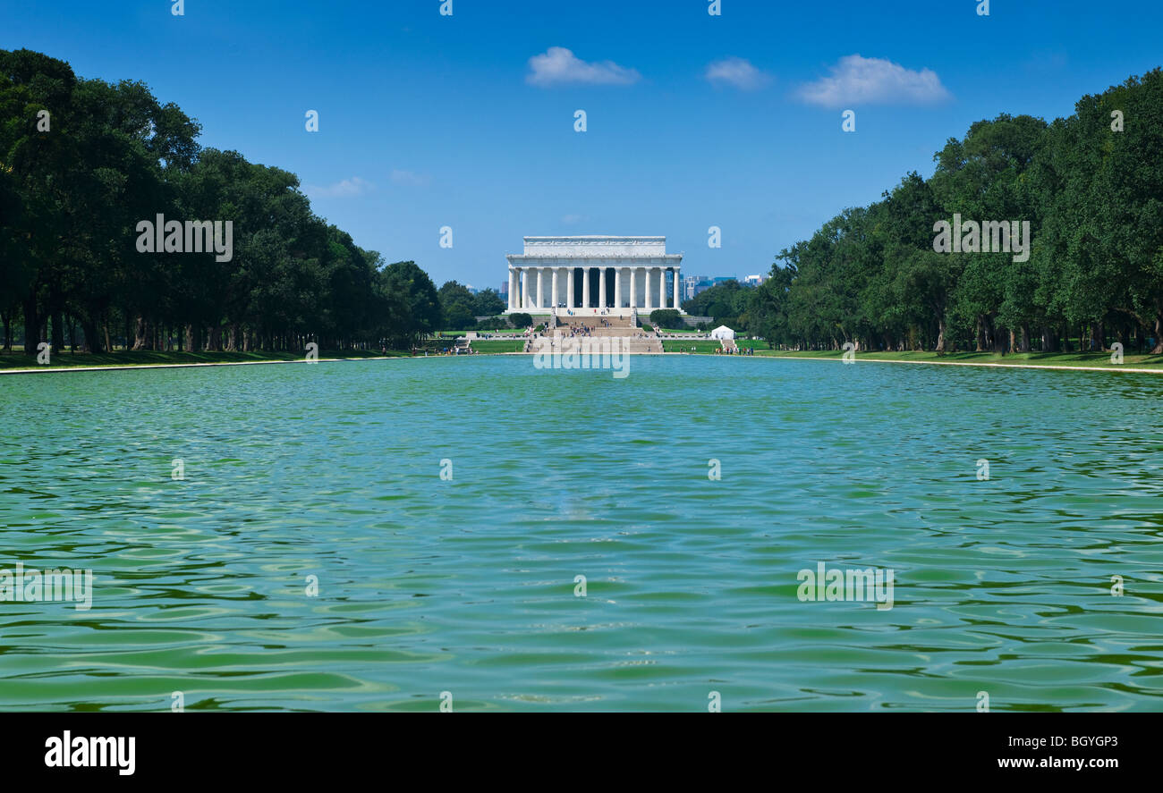 Reflecting pool in front of Lincoln memorial Stock Photo - Alamy
