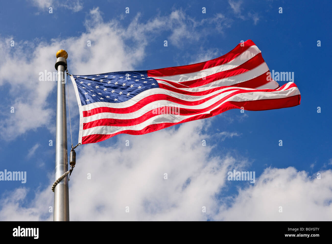 Horizontal flag pole hi-res stock photography and images - Alamy