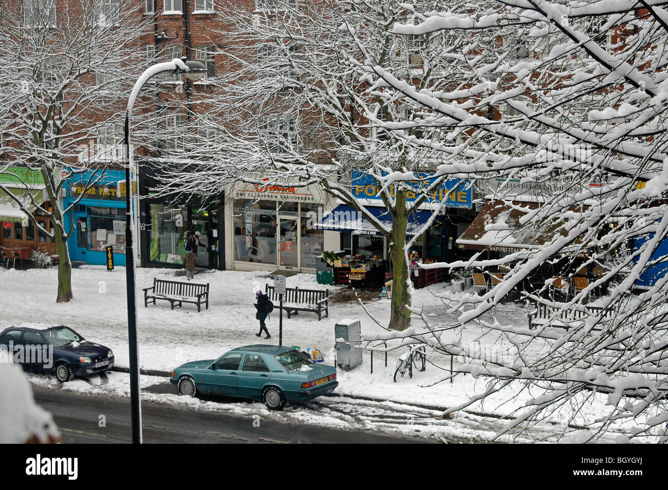 London snow street hi-res stock photography and images - Alamy