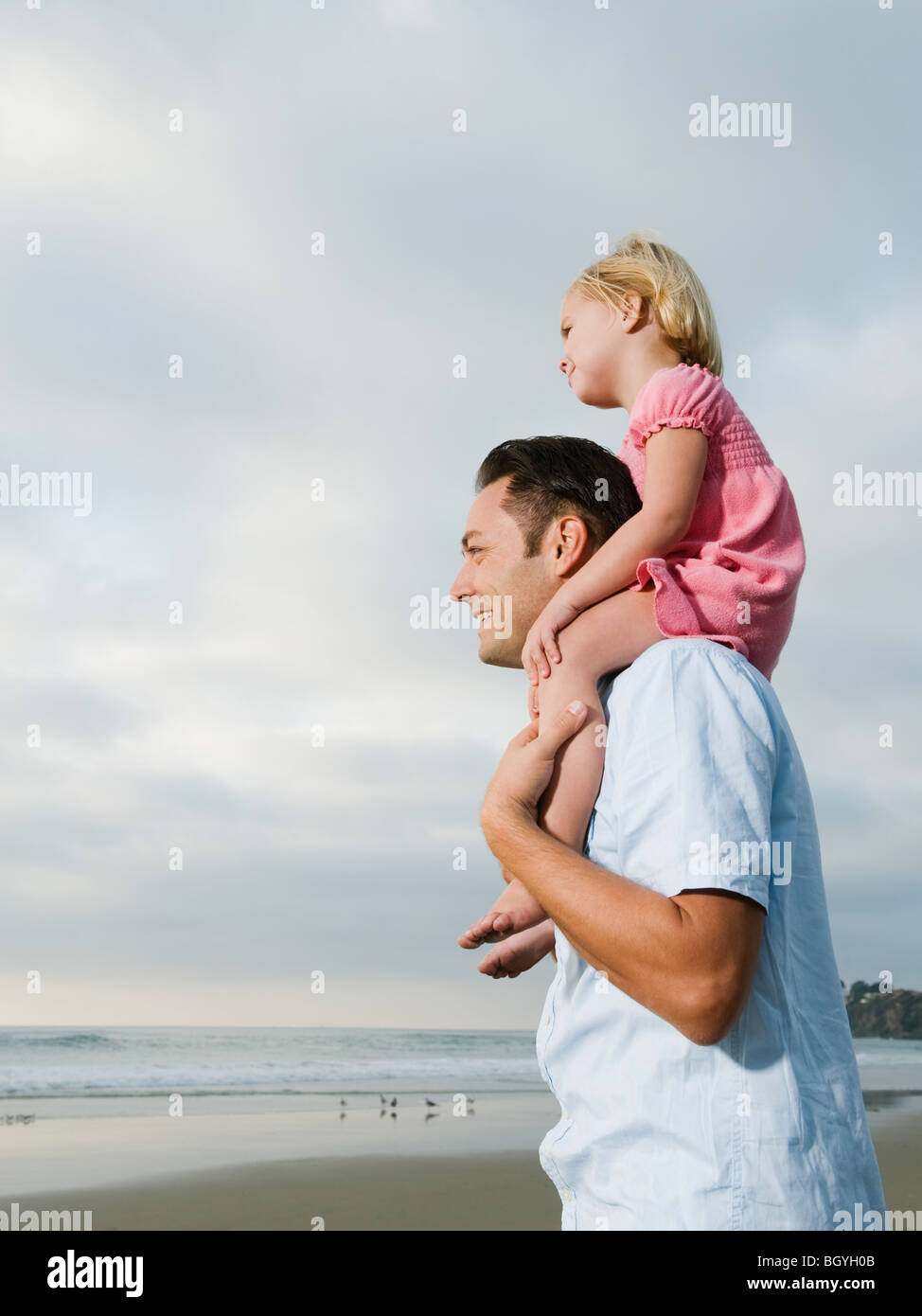 Kid point shoulder shoulder hi-res stock photography and images - Alamy