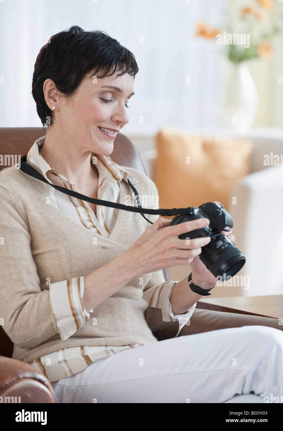 Looking photograph hi-res stock photography and images - Alamy