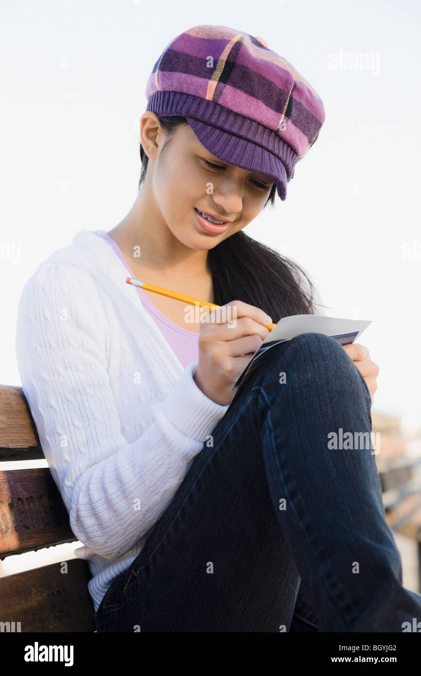 Authors writing hi-res stock photography and images - Alamy