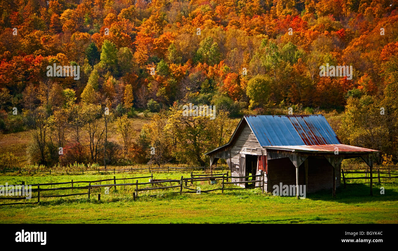 Barn small landscapes hi-res stock photography and images - Alamy