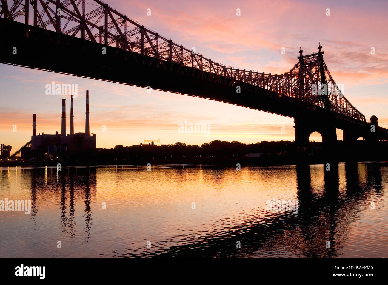 Bridge outlines hi-res stock photography and images - Alamy