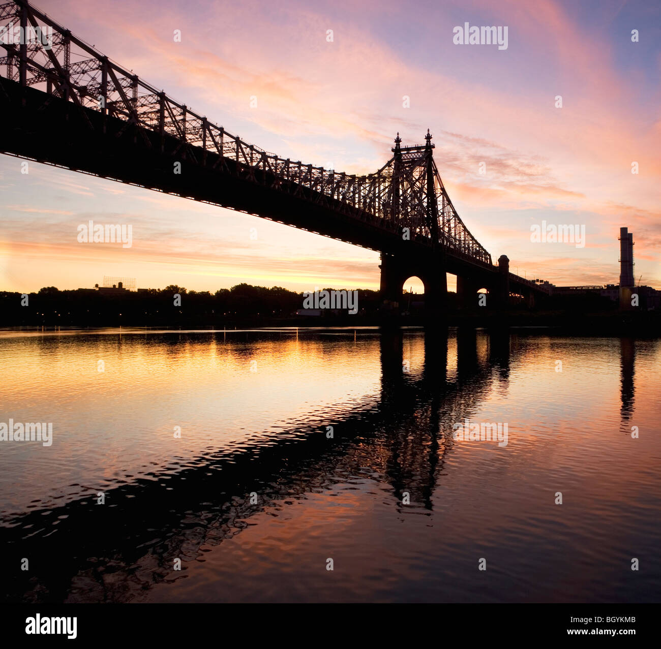 Bridge outlines hi-res stock photography and images - Alamy