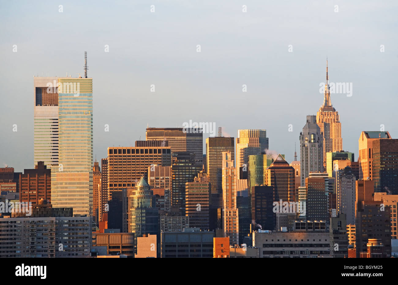 Cityscapes commerce hi-res stock photography and images - Alamy